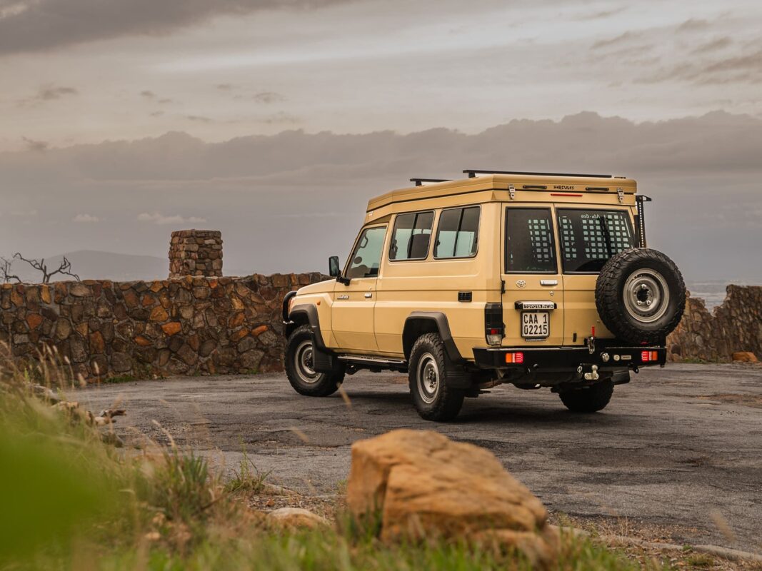 LC78 HERCULES ROOF CONVERSION - Uroffroad Kuwait