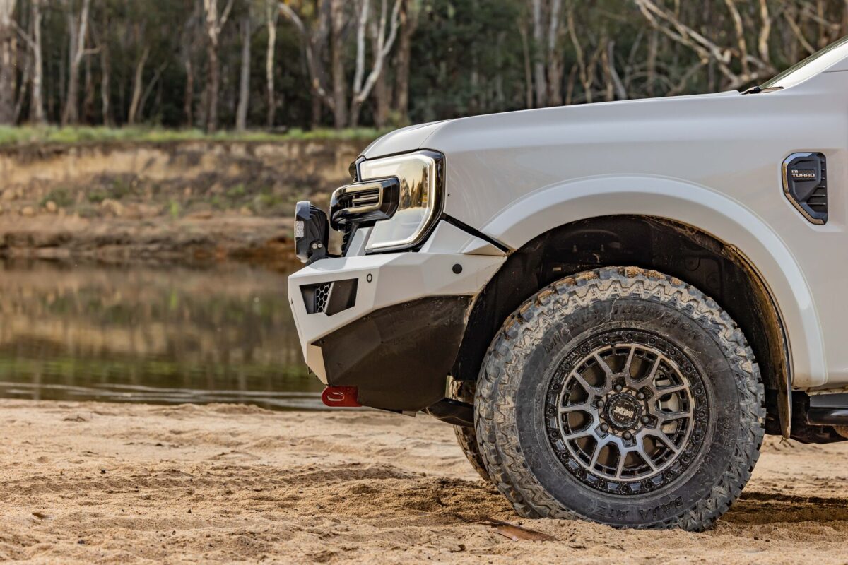 FORD EVEREST RAID BULL BAR - Uroffroad Kuwait